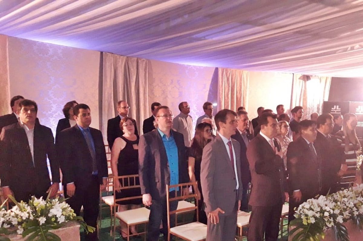 Simno completa trinta anos e homenageia personalidades em livro que ...